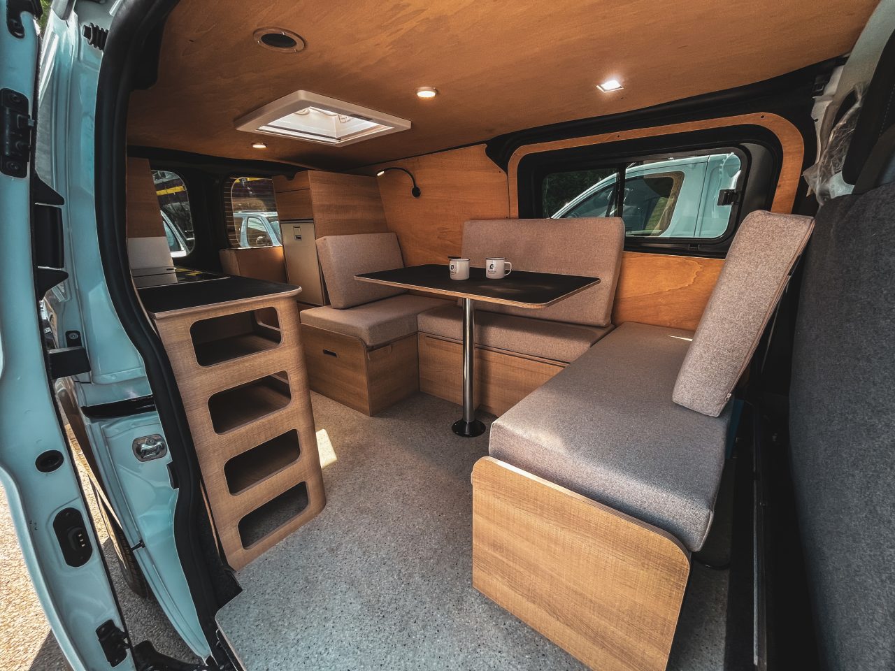 Kit d'aménagement de van pour Renault Trafic 2 et 3 L2H1 avec un meuble ...